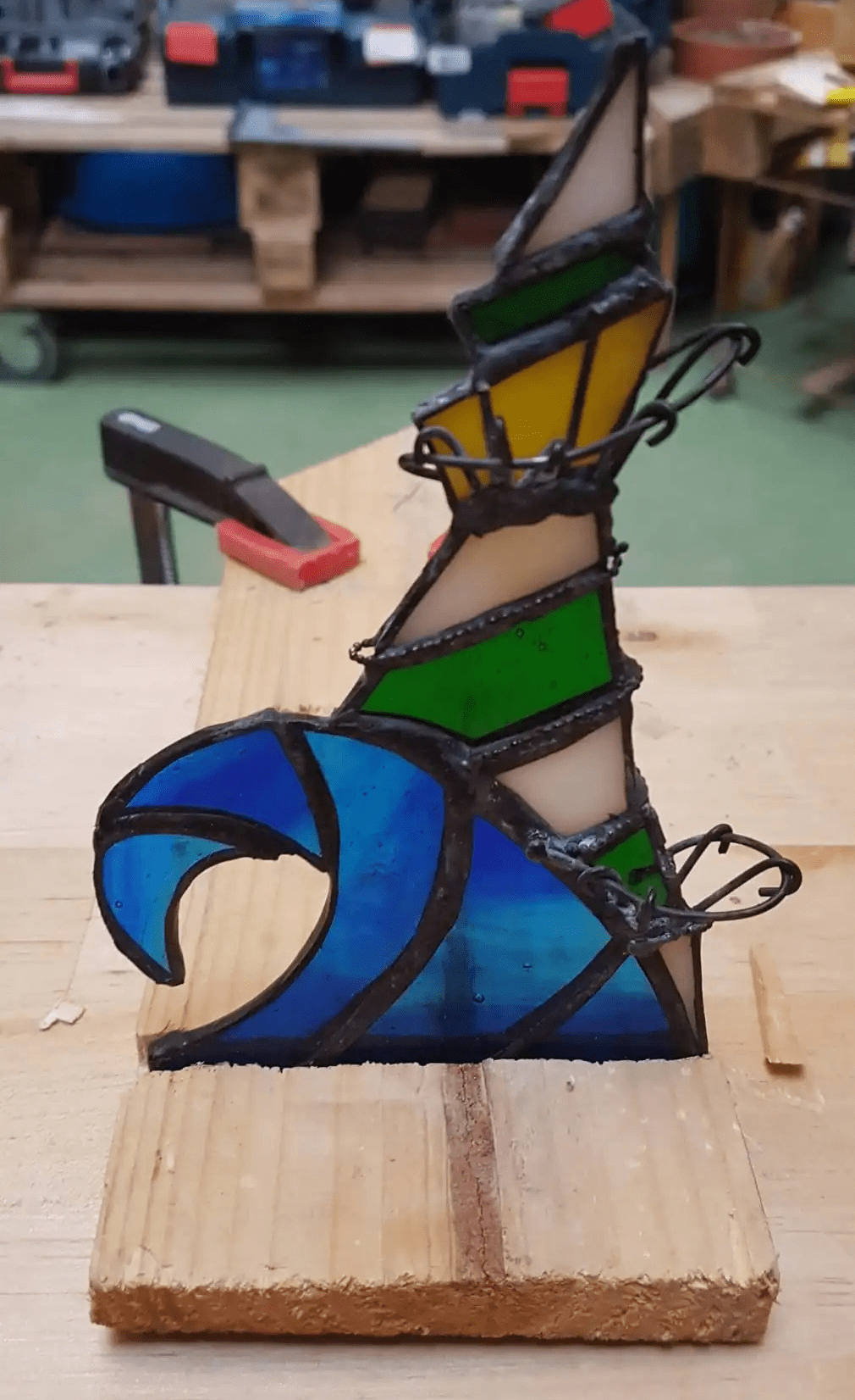 Taller EnlucinartE – Diseño artesanal de Vitral y Madera