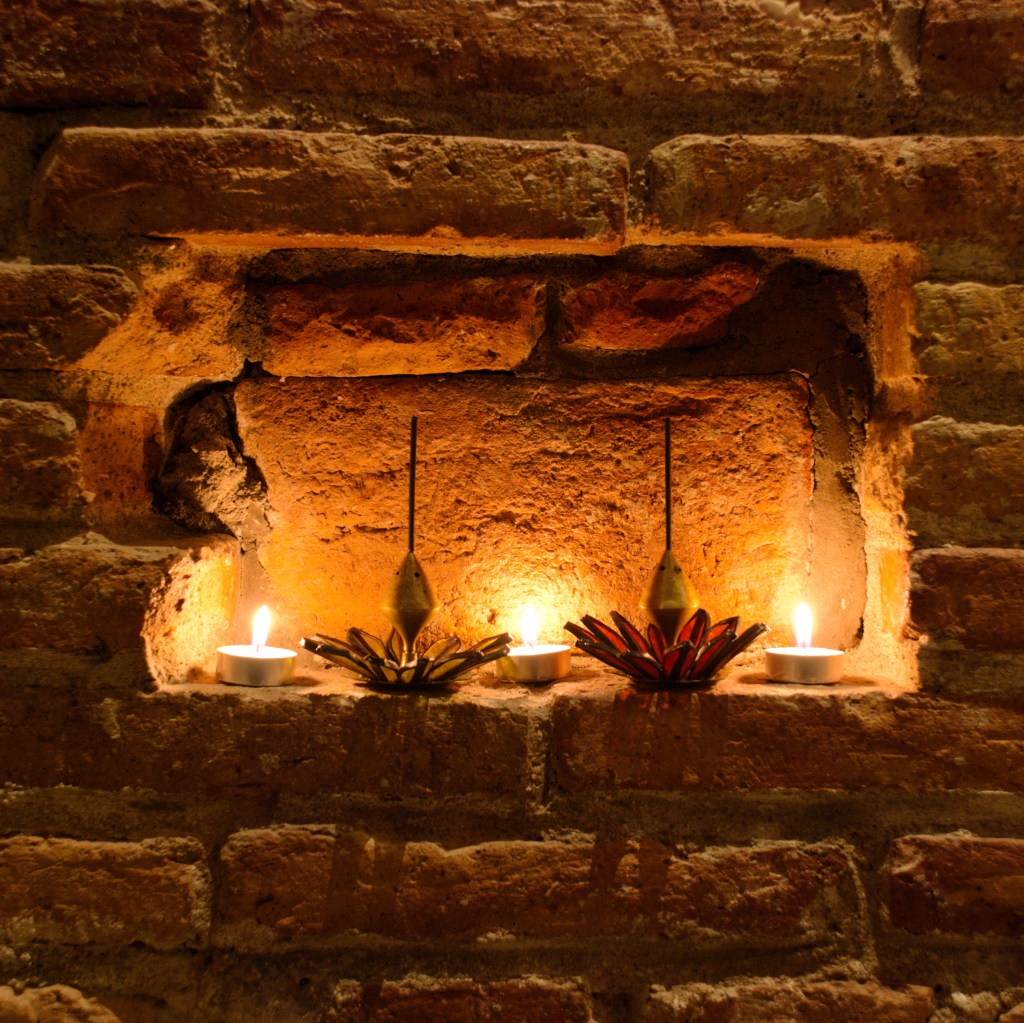 Diseño artesanal de Vitral y Madera